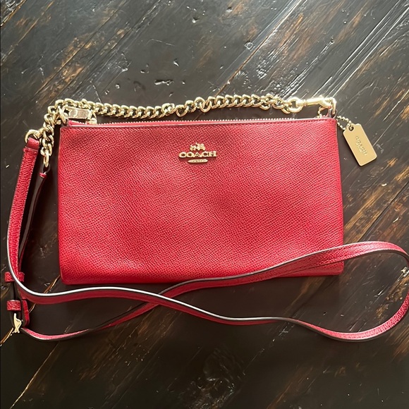 Coach | Bags | Coach Scarlet Leather Crossbody Bag With Gold Chain ...